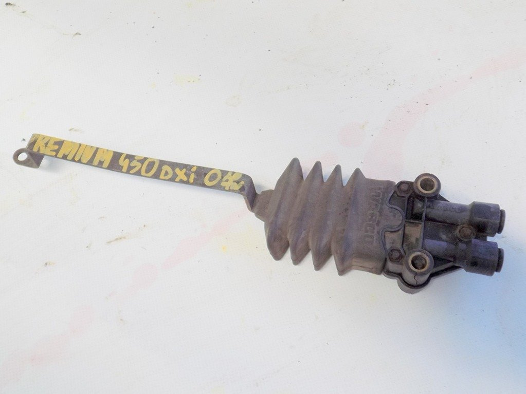 RENAULT PREMIUM DXI ZAWÓR POZIOMOWANIA 4640070120 | Adamex - części używane